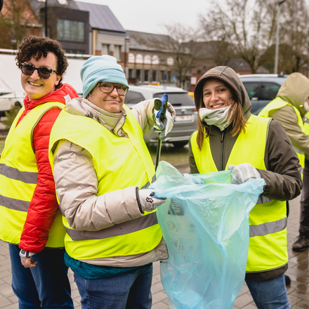 Zwerfvuilactie Spar Denderwindeke - Buurtsuper